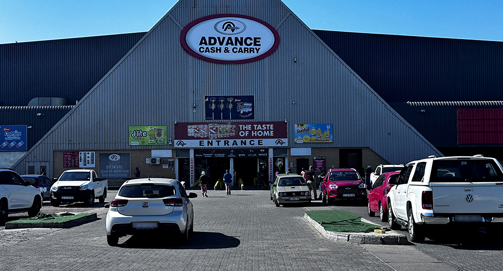 Advance Cash & Carry Implements Arch